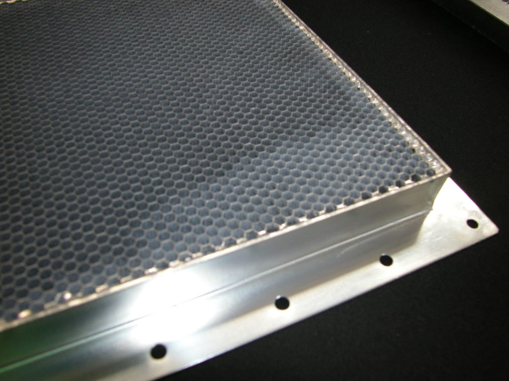 Shielded Honeycomb Air Vent, Shielding magnetic fields - Soliani EMC